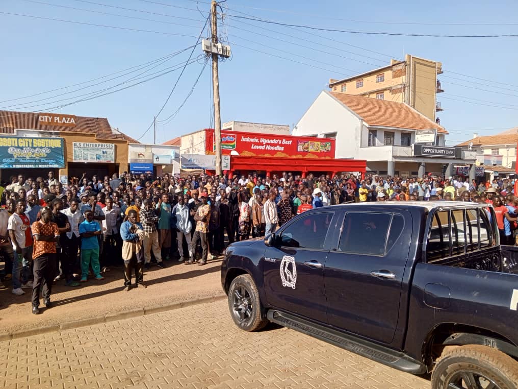 Mystery of 3am attempted bank heist leaves many baffled