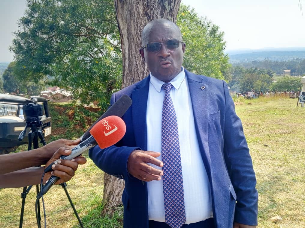 Kikuube CAO targets staff absenteeism, labels it corruption Kikuube CAO targets staff absenteeism, labels it corruption