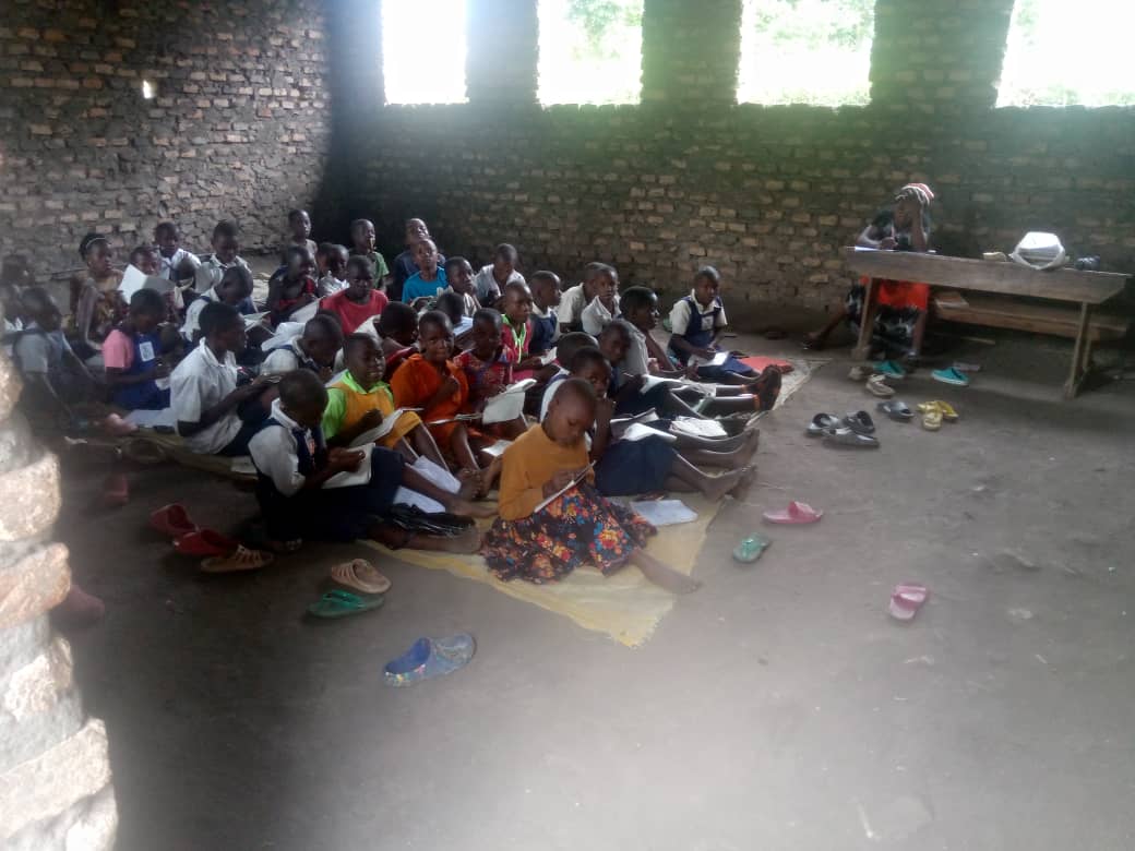 Call of Nature: Where Pupils Study Under Trees