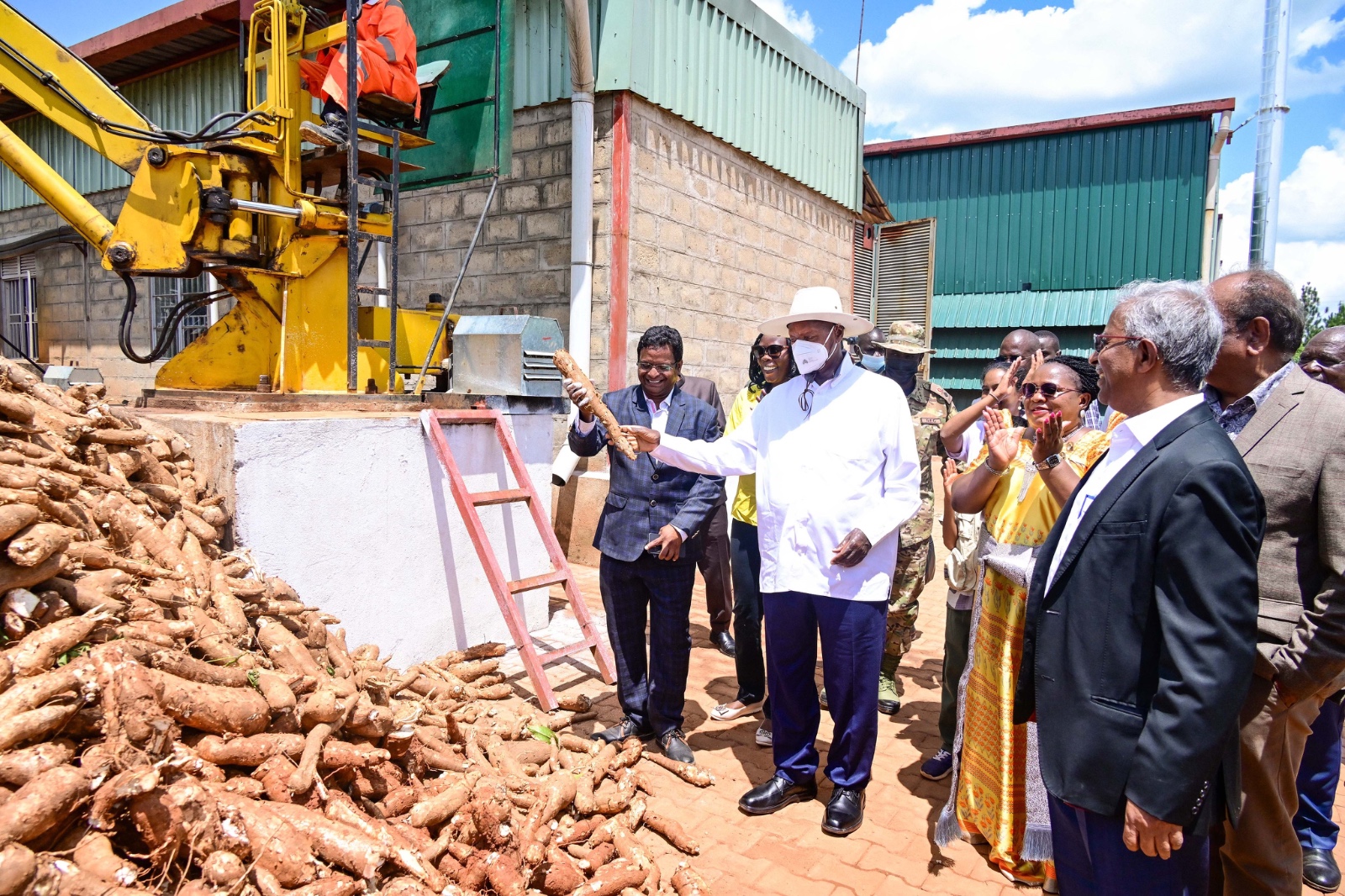 Museveni Commissions Cassava Processing Factory in Nakasongola