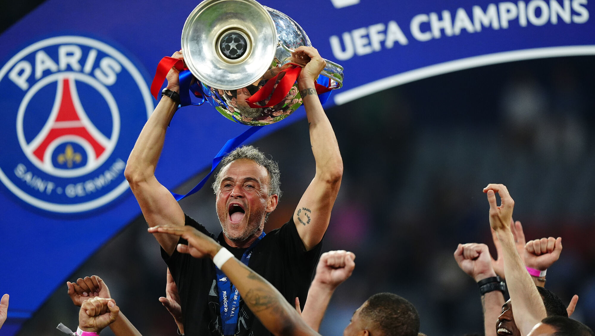 New-look PSG make history on emotional night for Luis Enrique 03:31