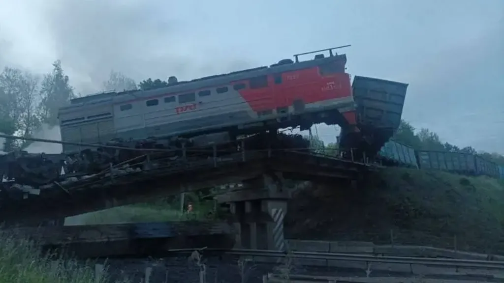 At least seven dead after two Russian bridges collapse