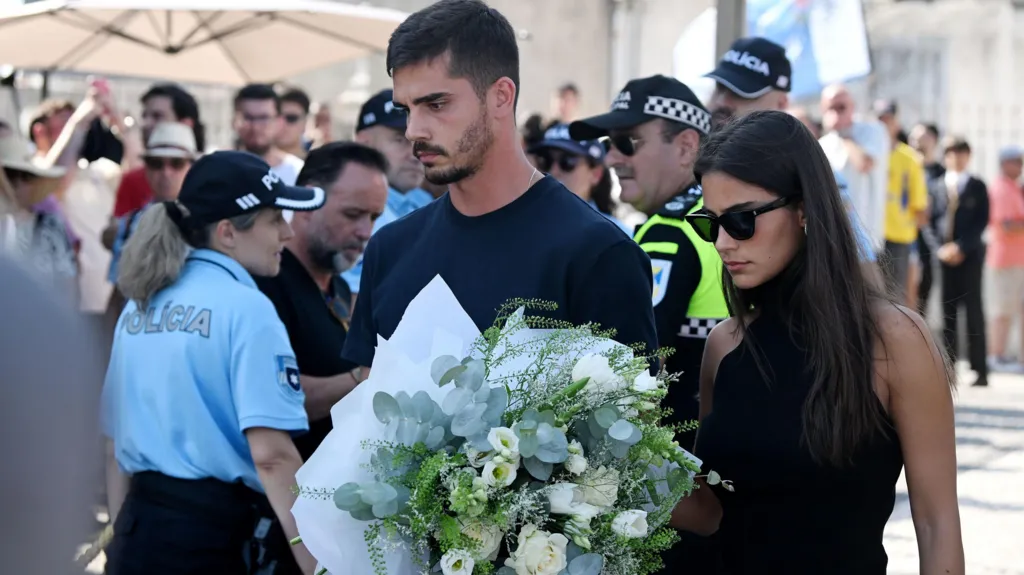Crowds mourn Liverpool star Jota in his Portuguese hometown