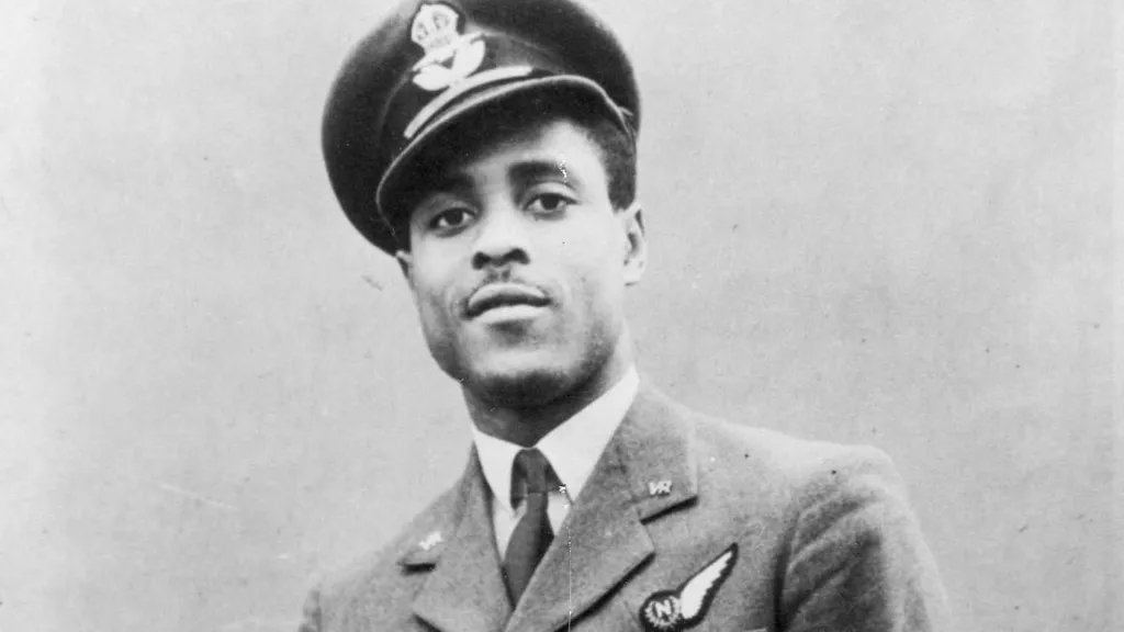 WWII hero awarded blue plaque to mark legacy