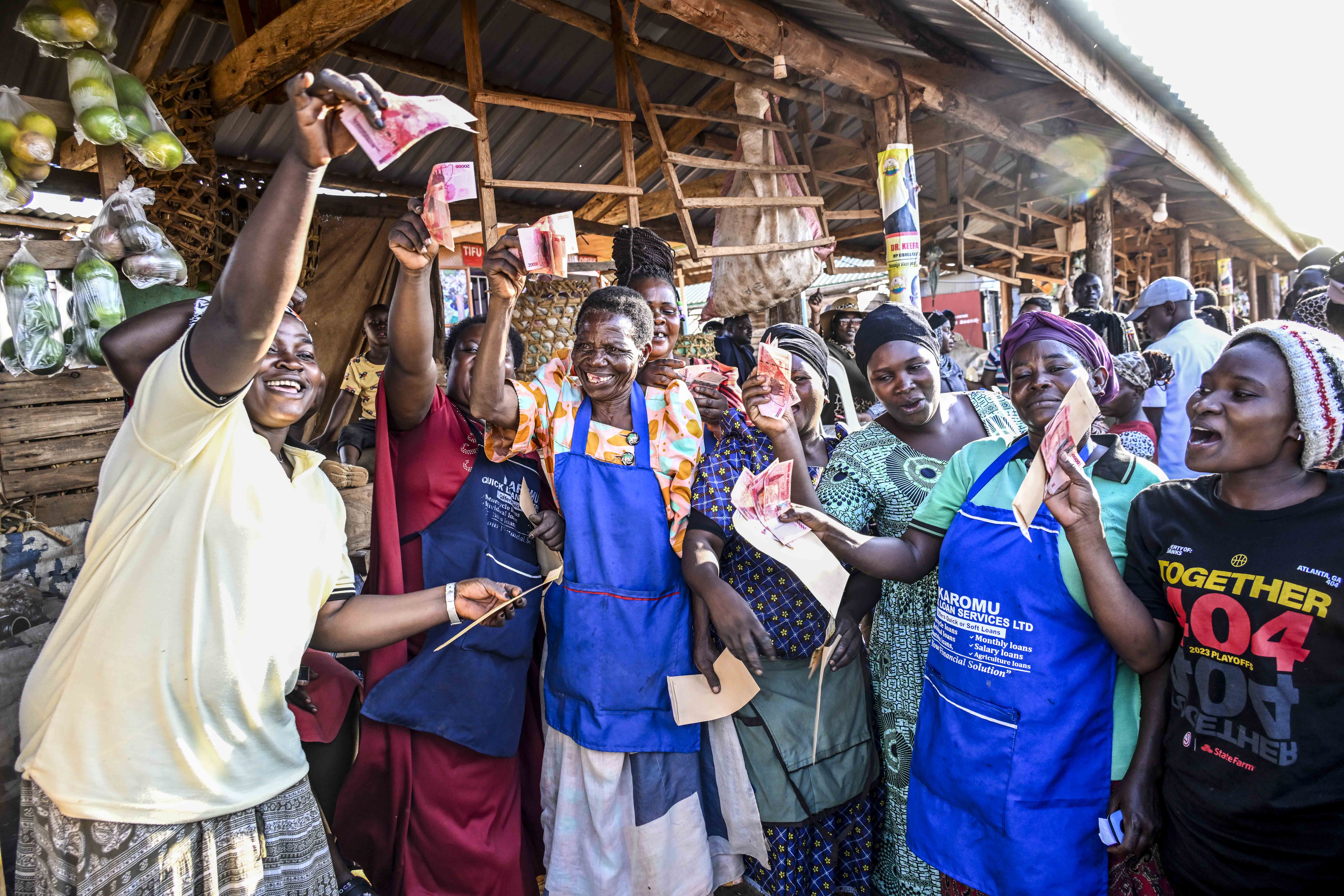 Museveni Extends Additional Capital to Market Vendors Along Hoima Road