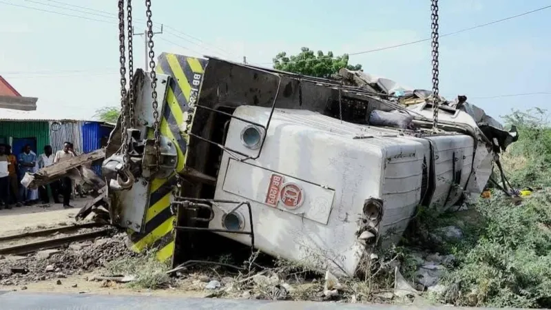 Passengers jump from windows in fatal Ethiopia train crash