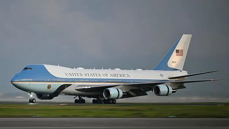 Air Force One being given an exterior makeover, including new colours
