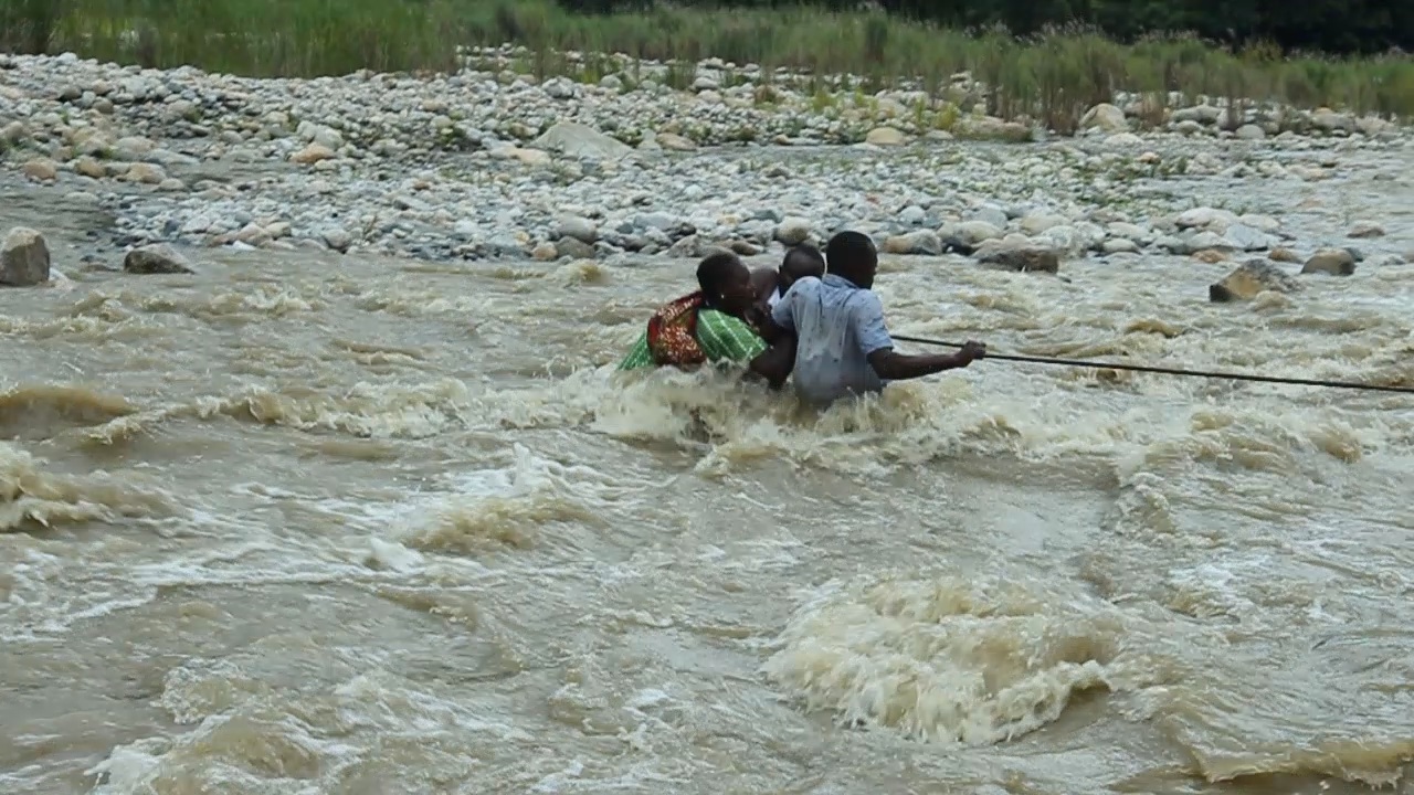 Kasese Woman Rescued From Flooded River Nyamwamba