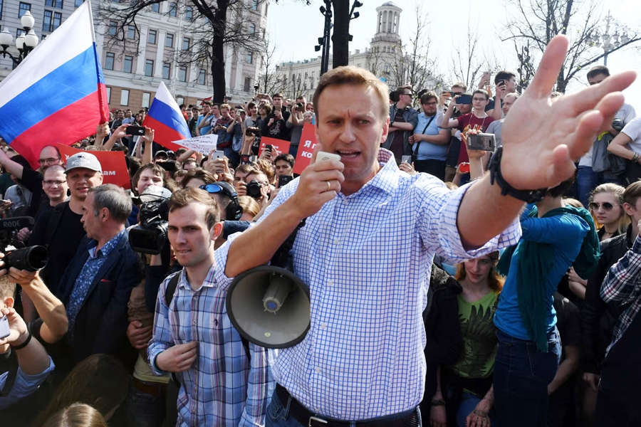 Navalny's body to be held for two weeks for 'chemical analysis', family ...