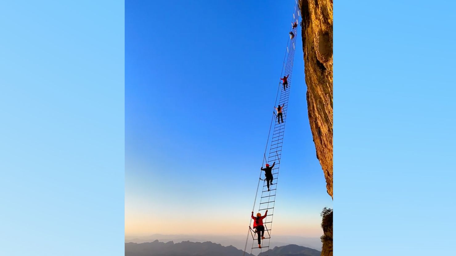 China’s hottest new tourist attraction is 5,000 feet in the air