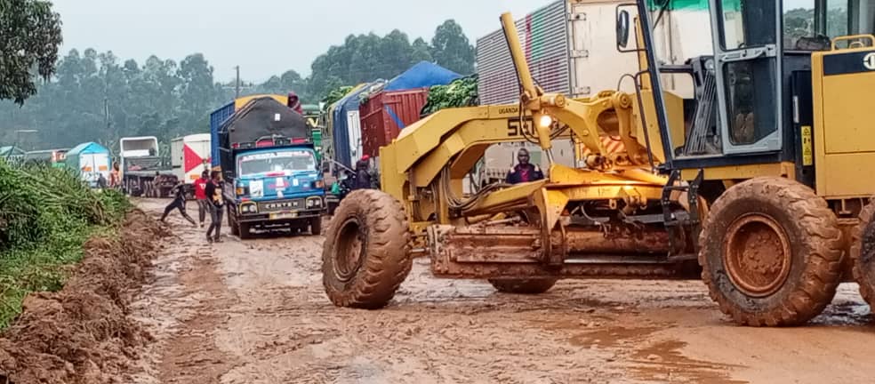 Heavy rainfall leaves Mubende-Kasanda route impassable, authorities respond