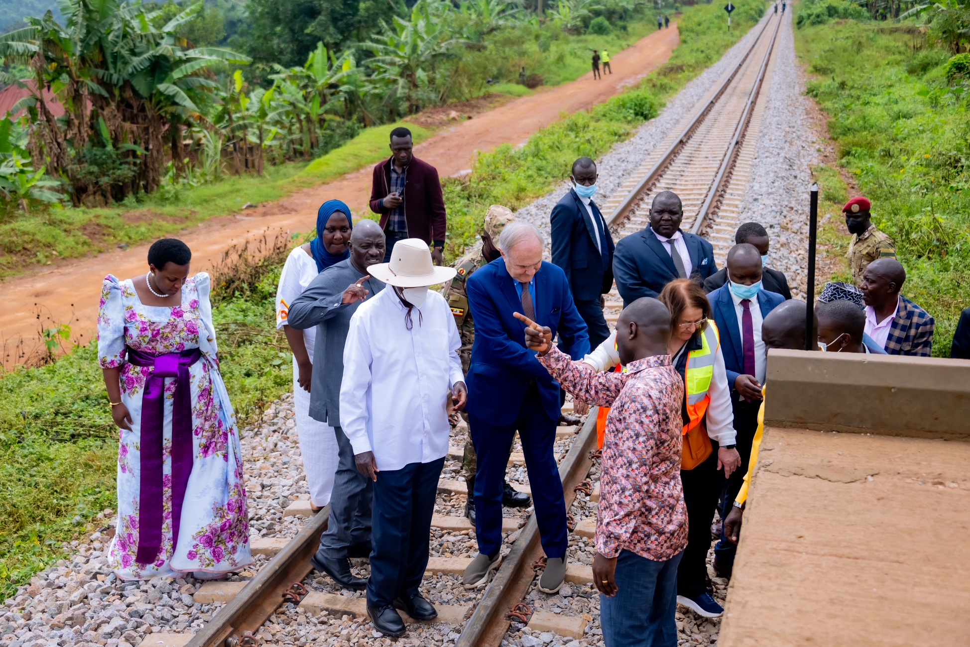 Museveni commissions renovated Kampala- Mukono railway line