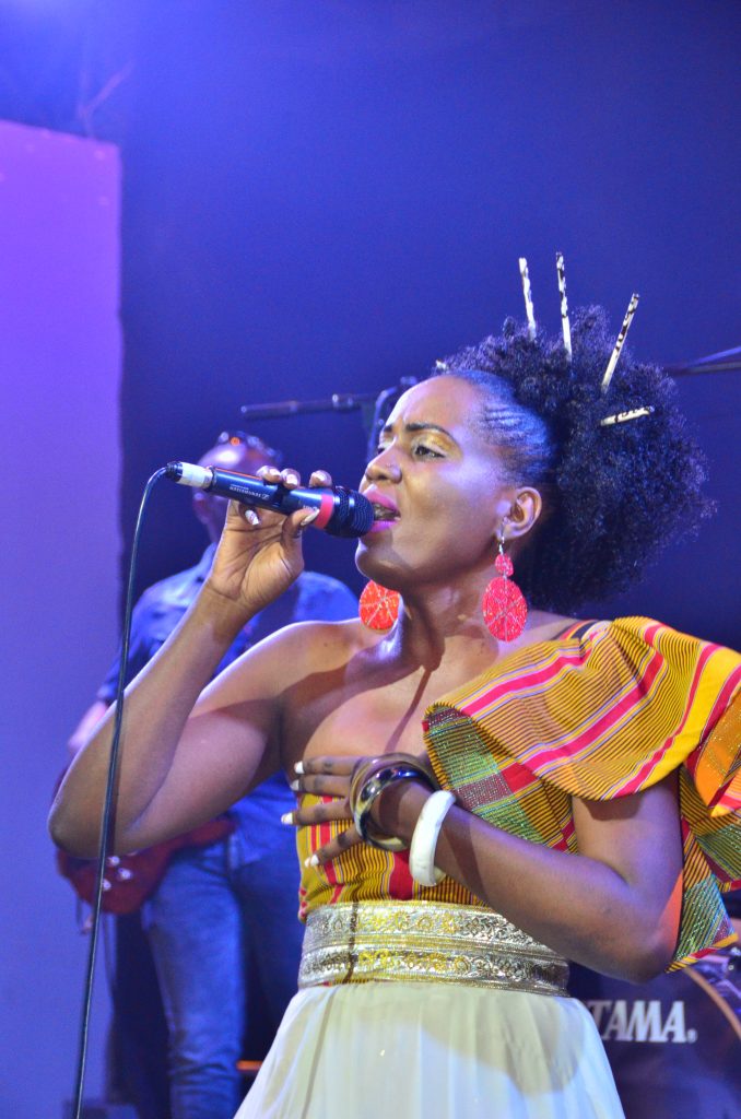 Rare songbird Naava Grey thrills fans at Johnnie Walker Highball Show