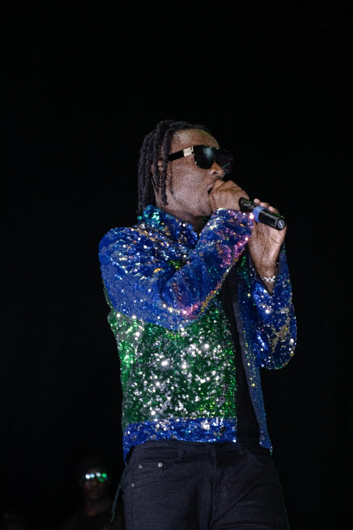 Azawi throws unforgettable performance at maiden concert