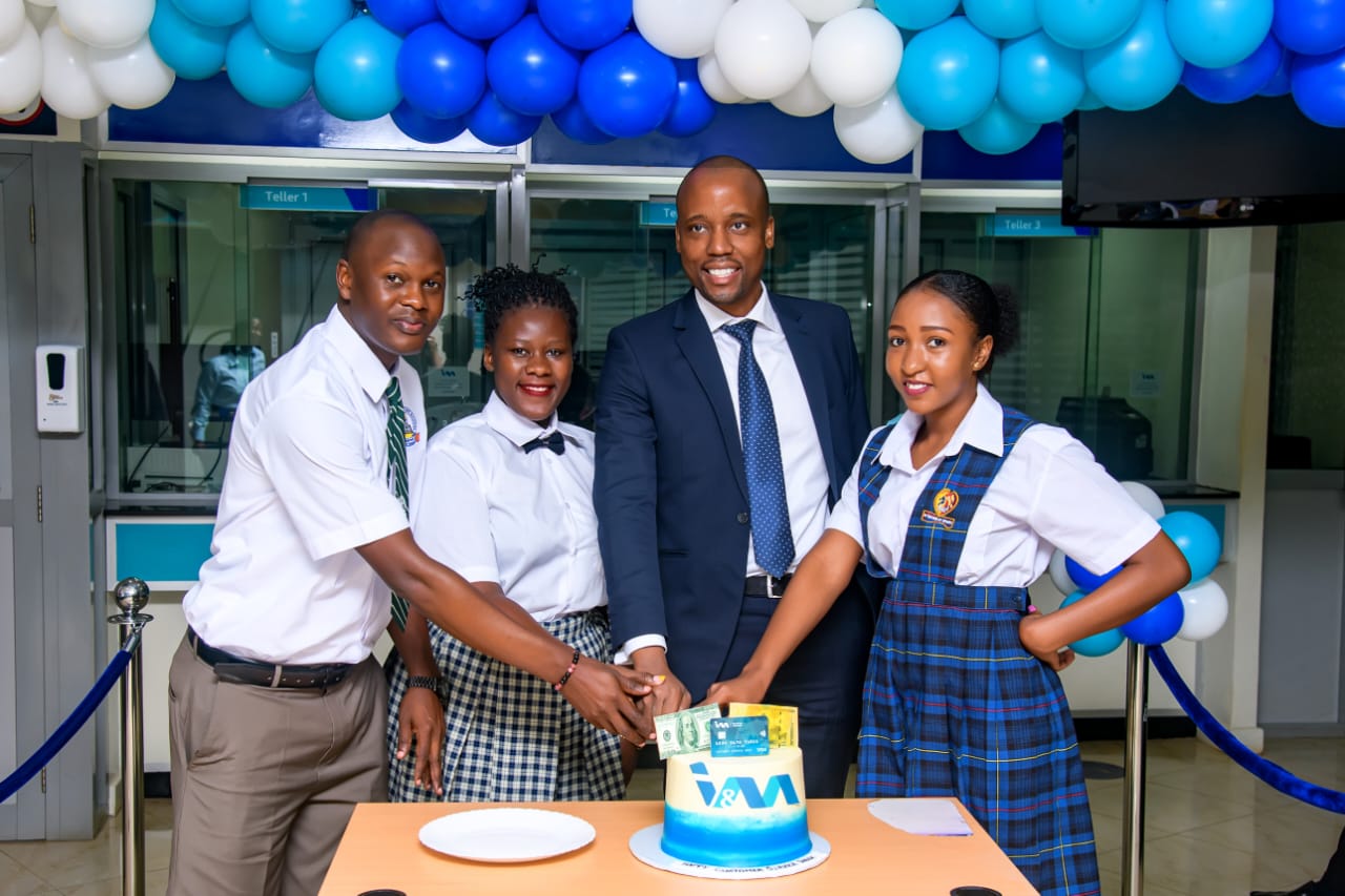 I&M Bank rolls out activities for 2022 customer service week with back ...