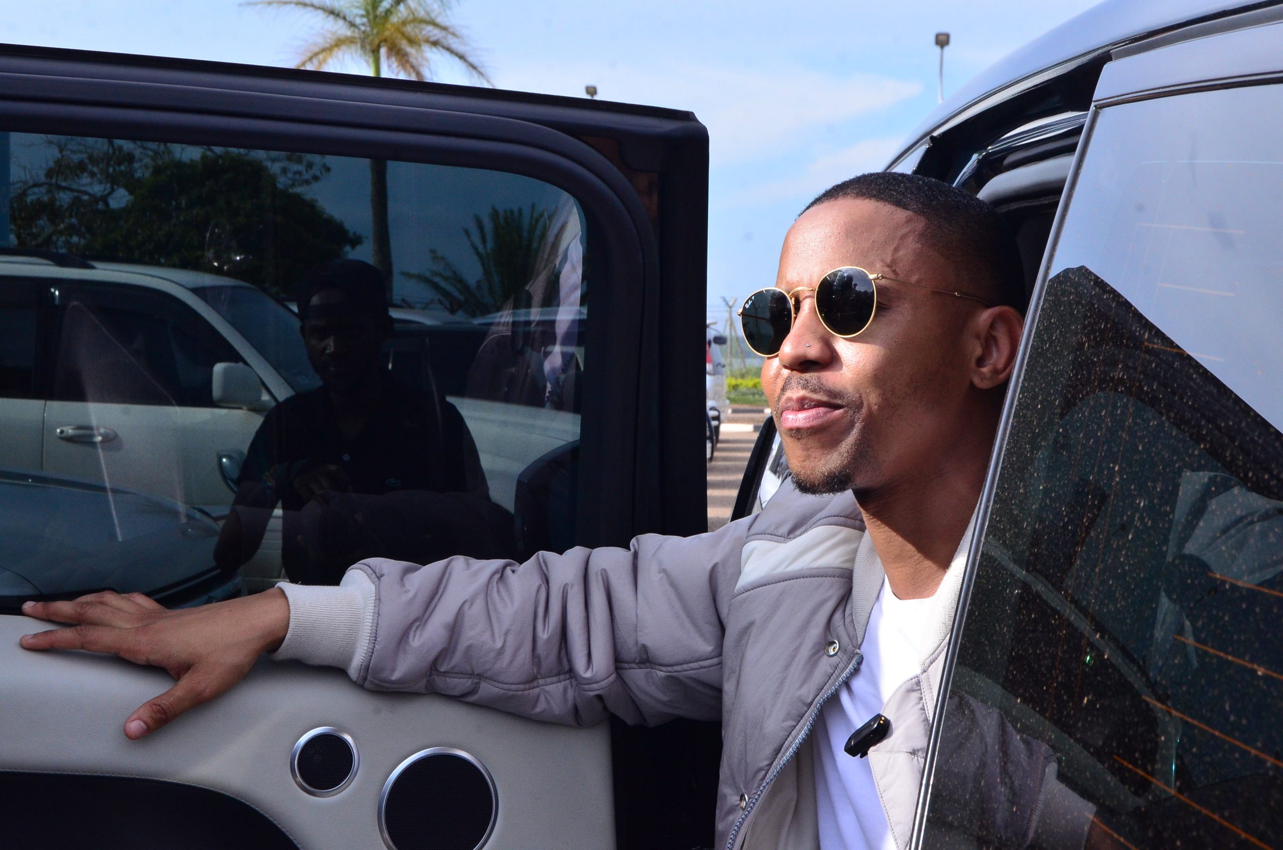 South Africa’s DJ Felo Le Tee jets in for the DJ Slick Stuart and Roja ...