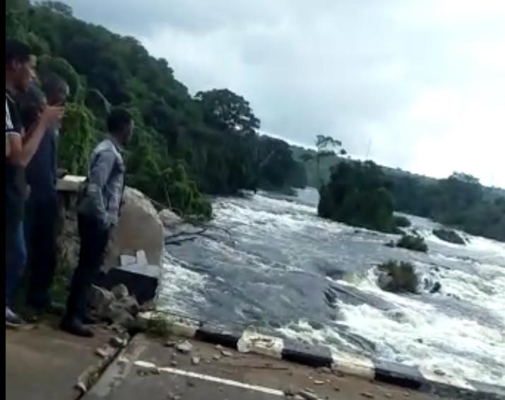 Truck plunges into River Nile after veering off Karuma bridge