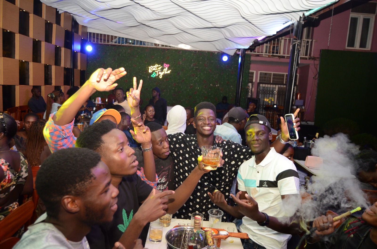 Johnnie Walker bottle turn up experience excites H20 lounge