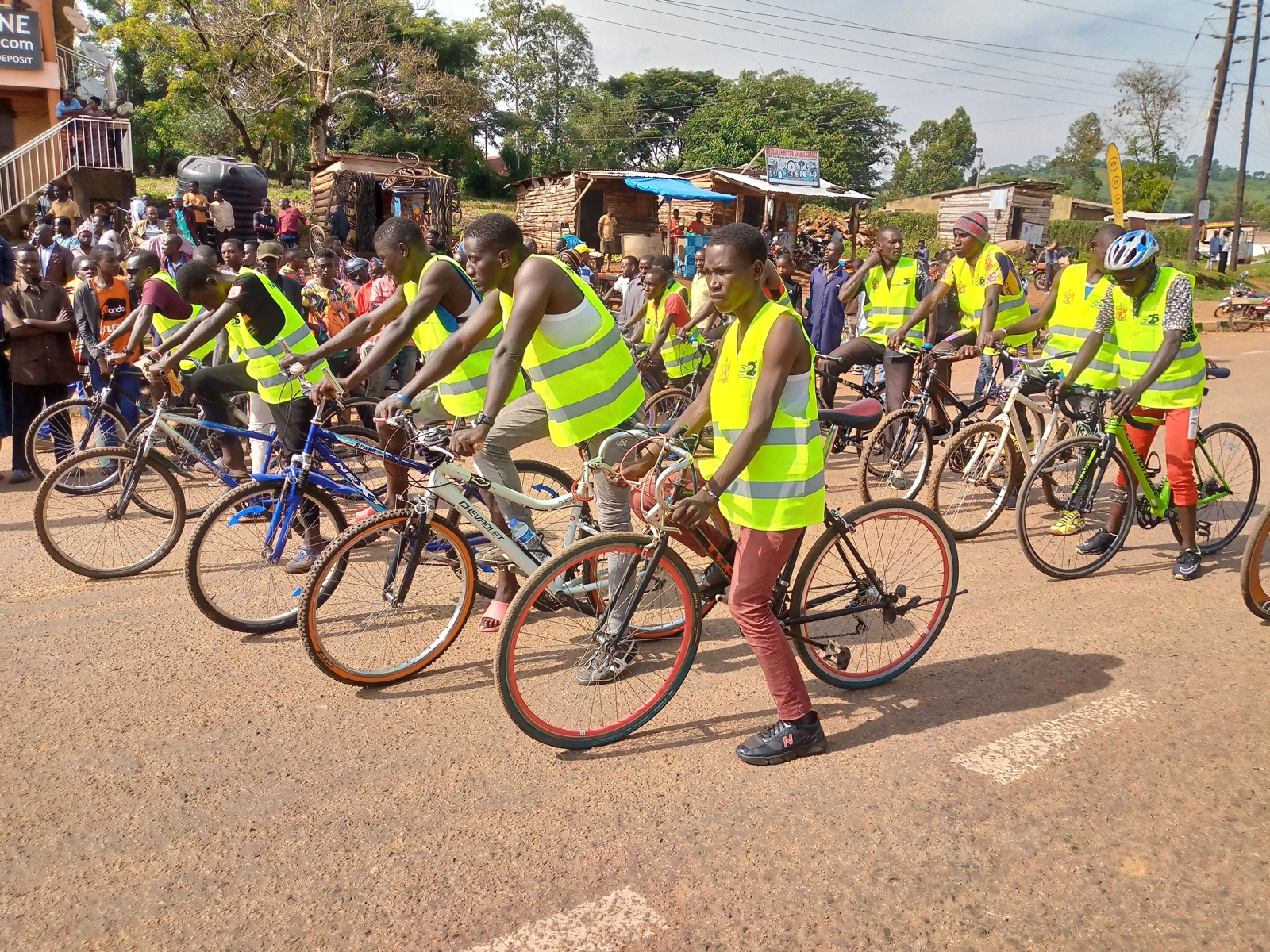 Hundreds flock Katooke modern playground for the MTN Tooro Kingdom Masaza tournament